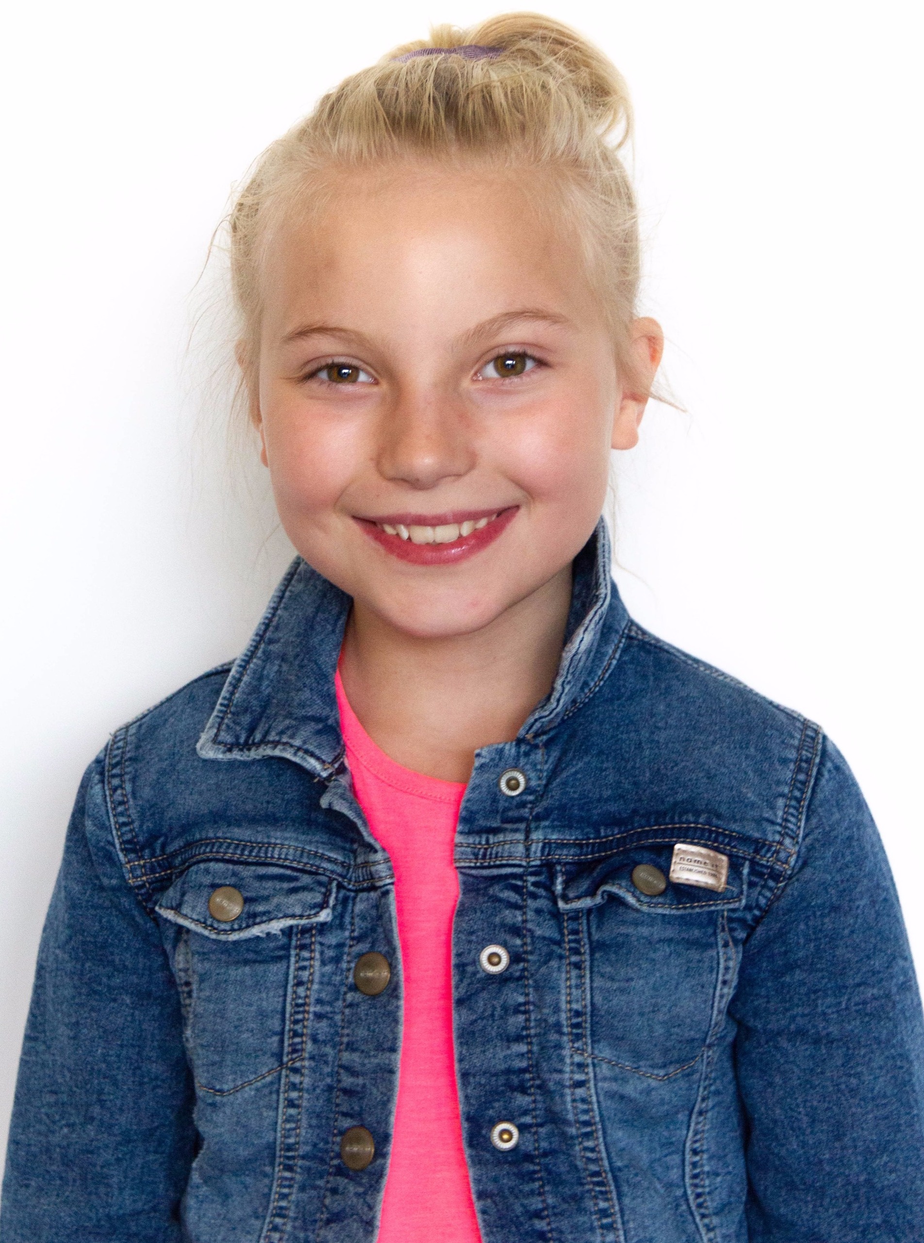 Discover Ellas unique portfolio on MMG Talent!