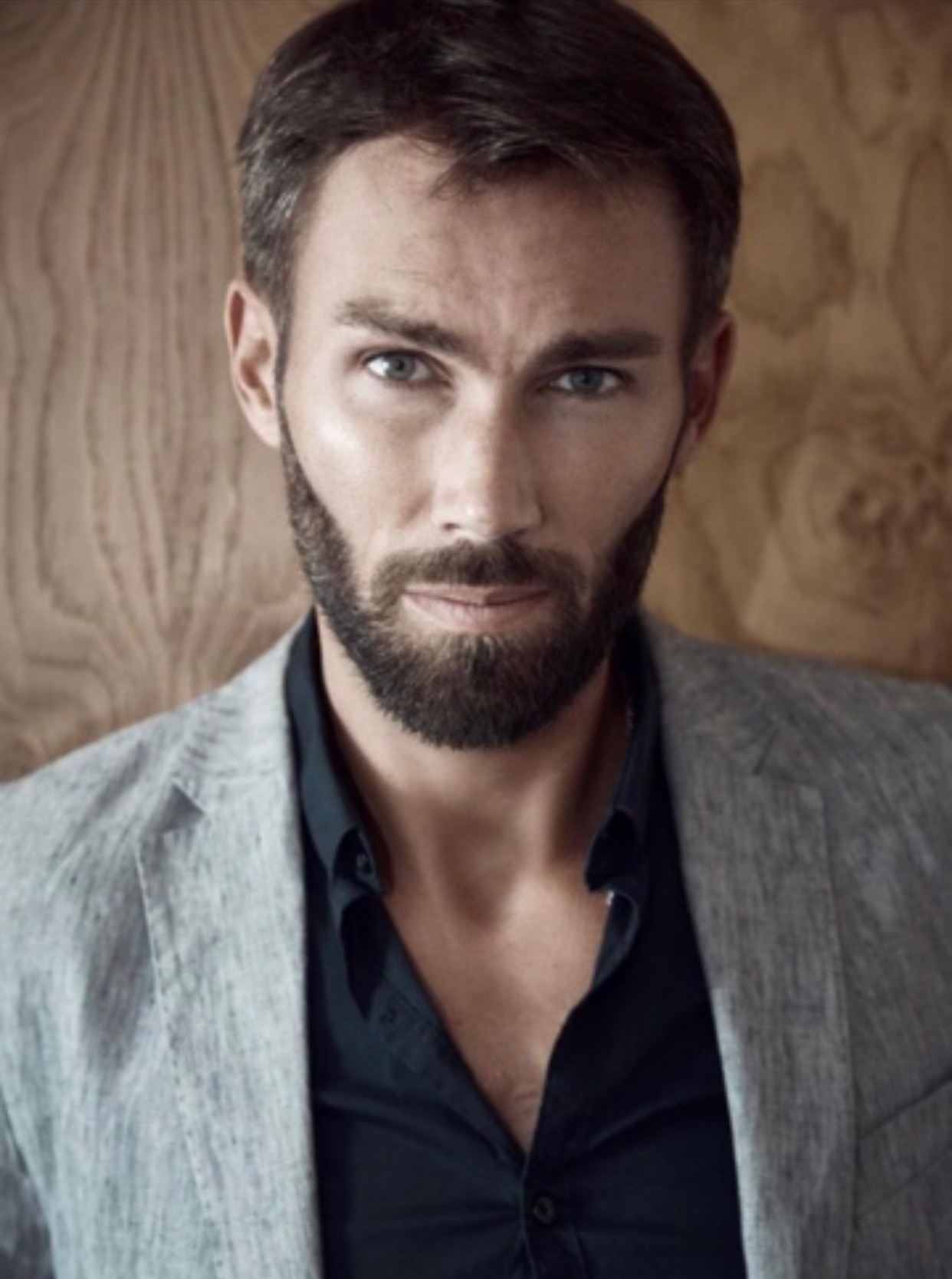 Julien from Abu dhabi | Portfolio & Profile - Model, Actor | MMG Talent