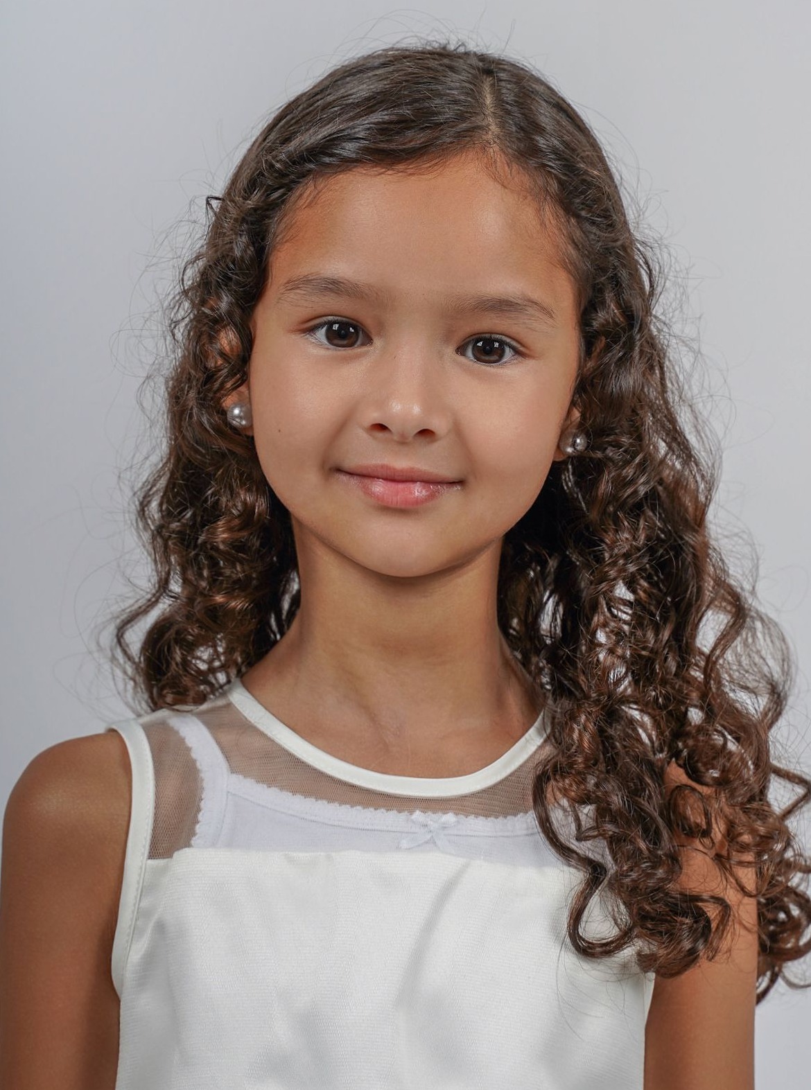 Discover Lara Sofias unique portfolio on MMG Talent!