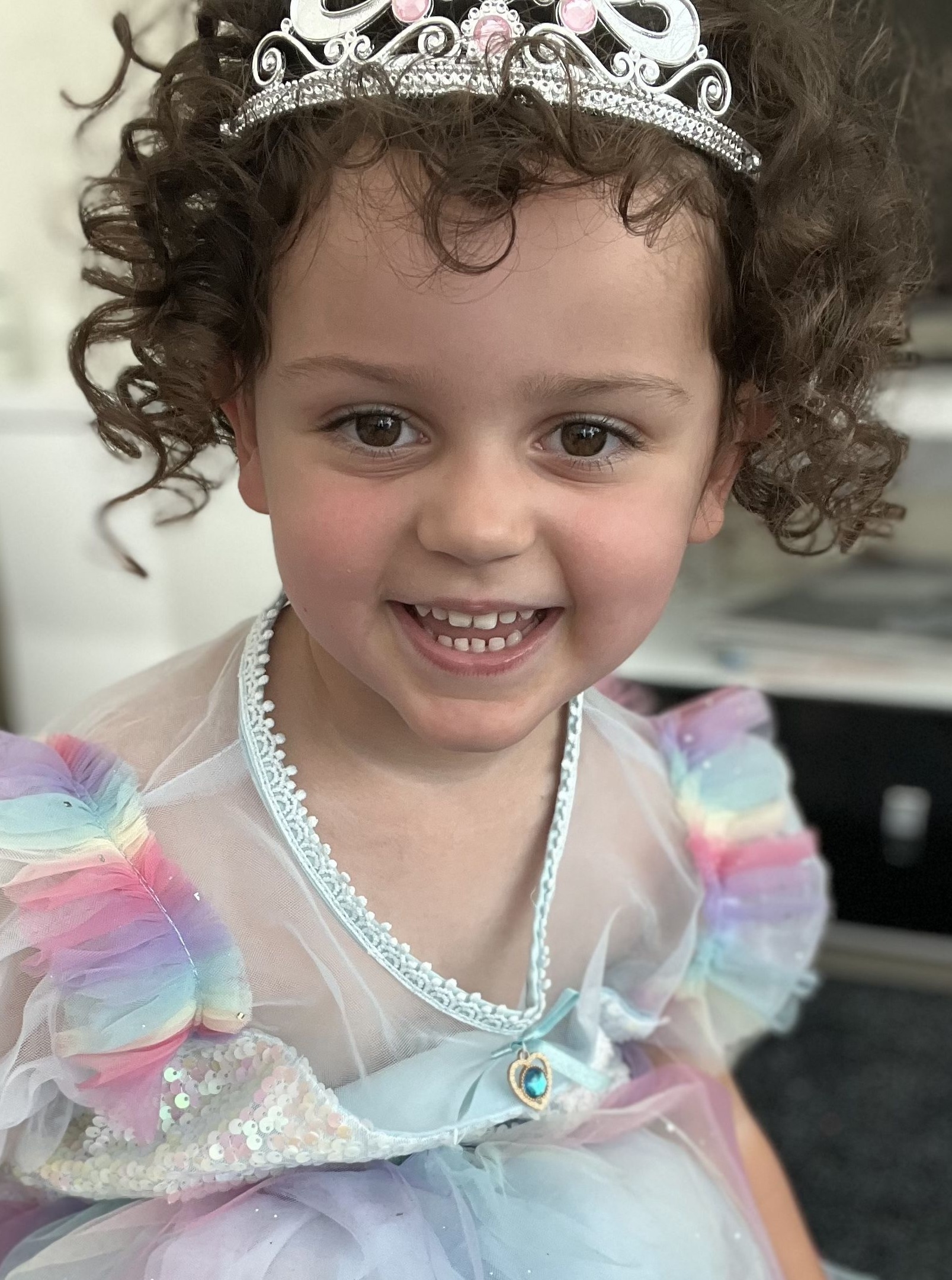 Julia from Dubai | Portfolio & Profile - Model, Hostess, Voice Over ...