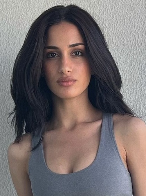 Discover Zoyas unique portfolio on MMG Talent!