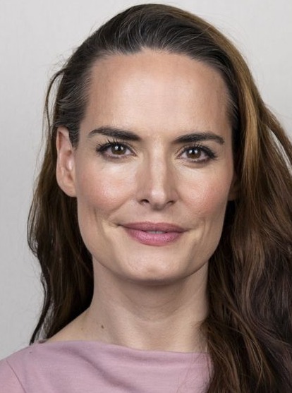 Discover Elise Coles unique portfolio on MMG Talent!