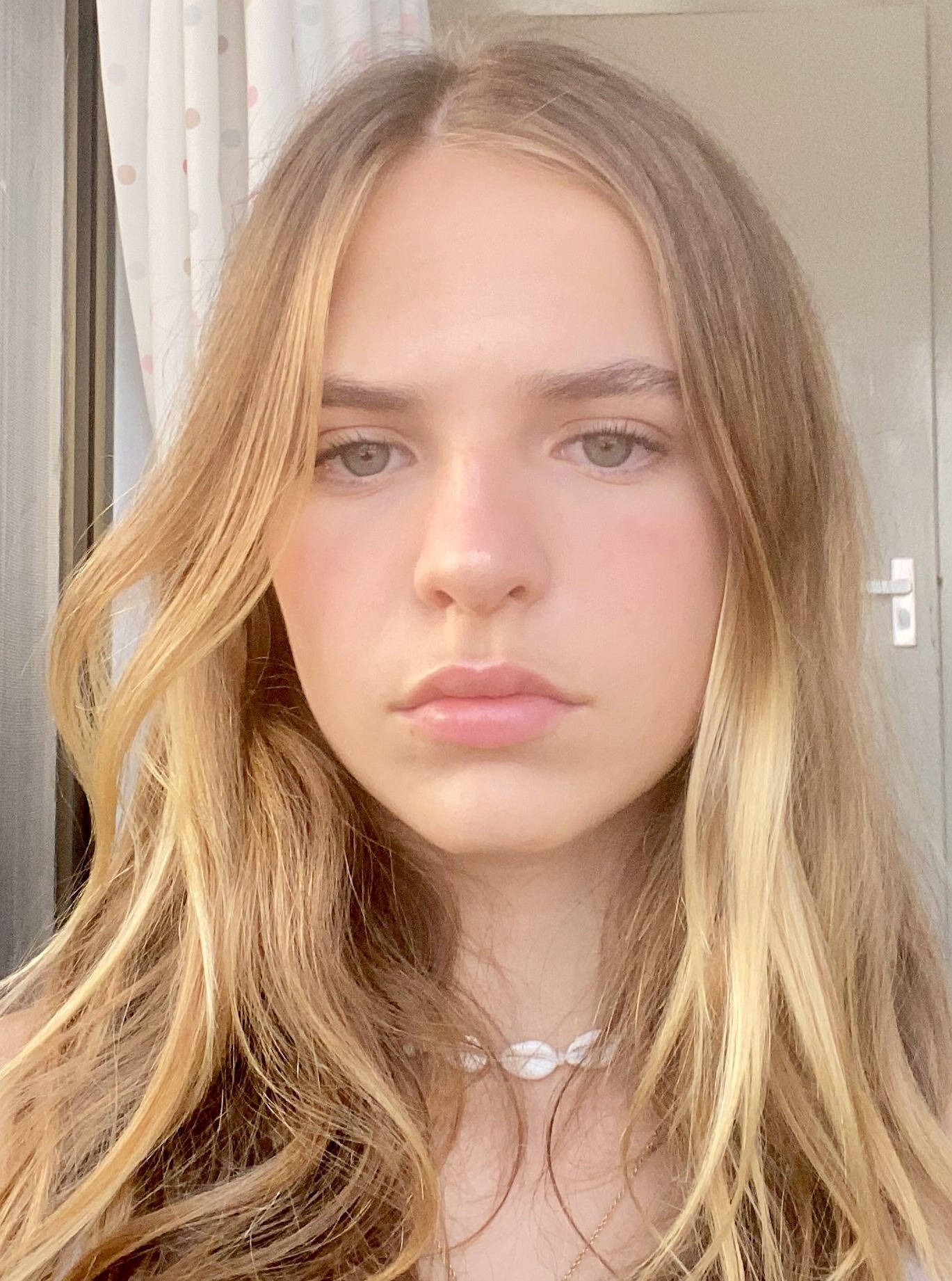 Jeanne from Dubai | Portfolio & Profile - Model | MMG Talent