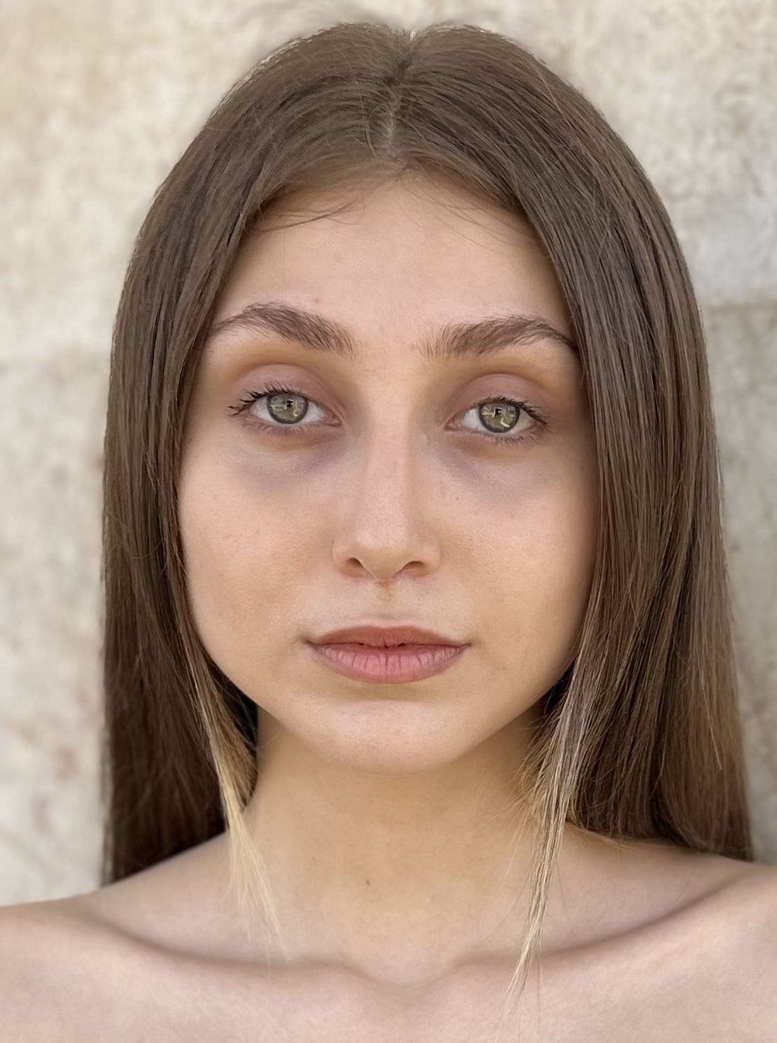 Discover Jessys unique portfolio on MMG Talent!