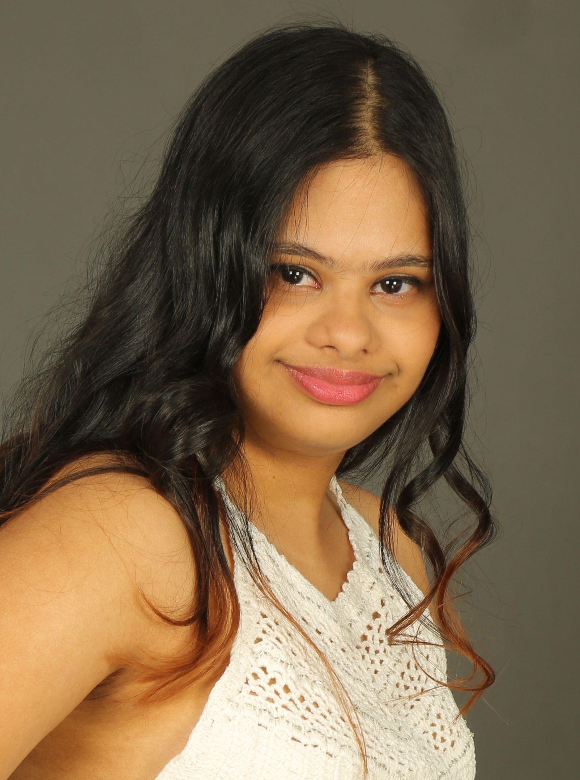 Amanda from Dubai | Portfolio & Profile - Model | MMG Talent