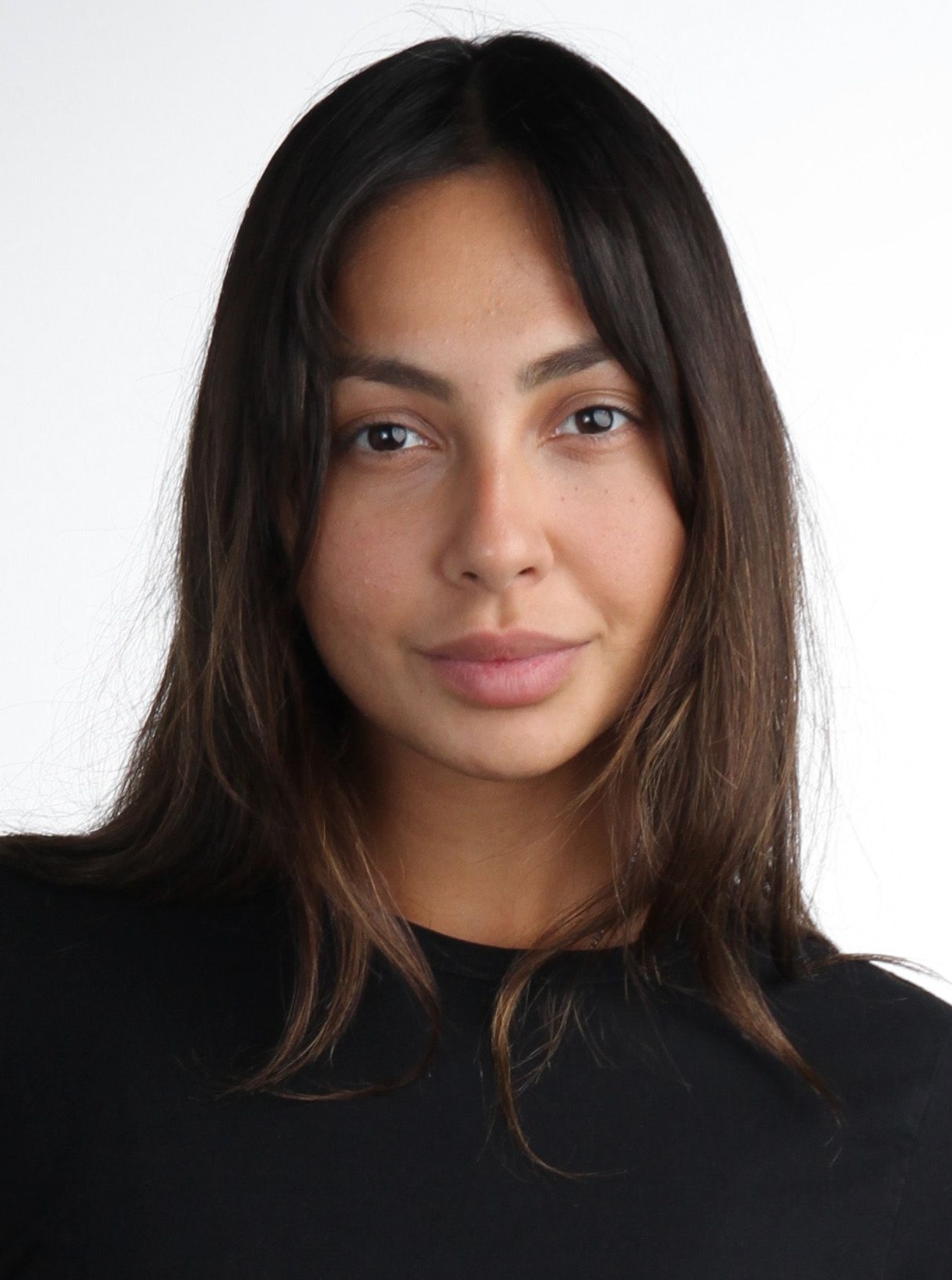 Discover Saras unique portfolio on MMG Talent!