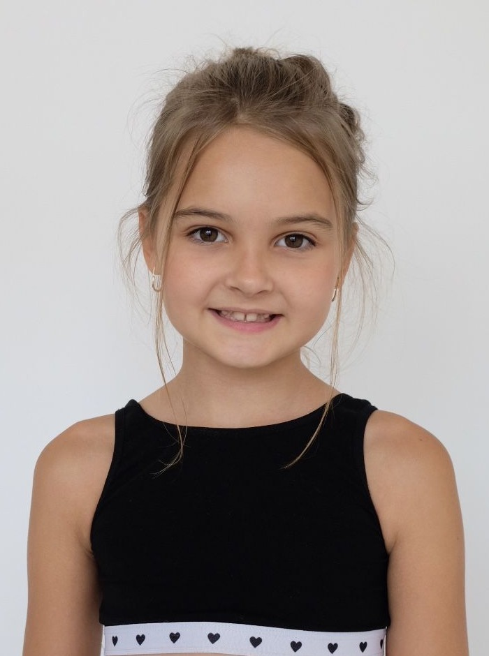 Discover Nicoles unique portfolio on MMG Talent!