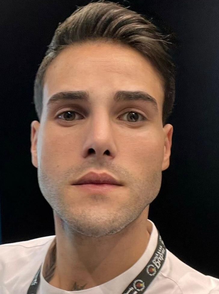 Discover Alis unique portfolio on MMG Talent!