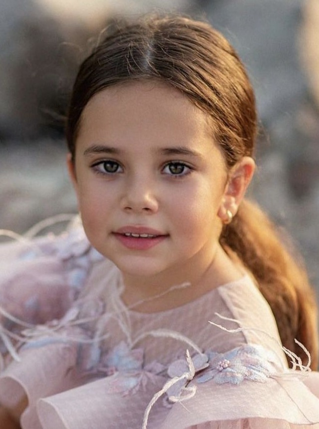 Discover Mirels unique portfolio on MMG Talent!