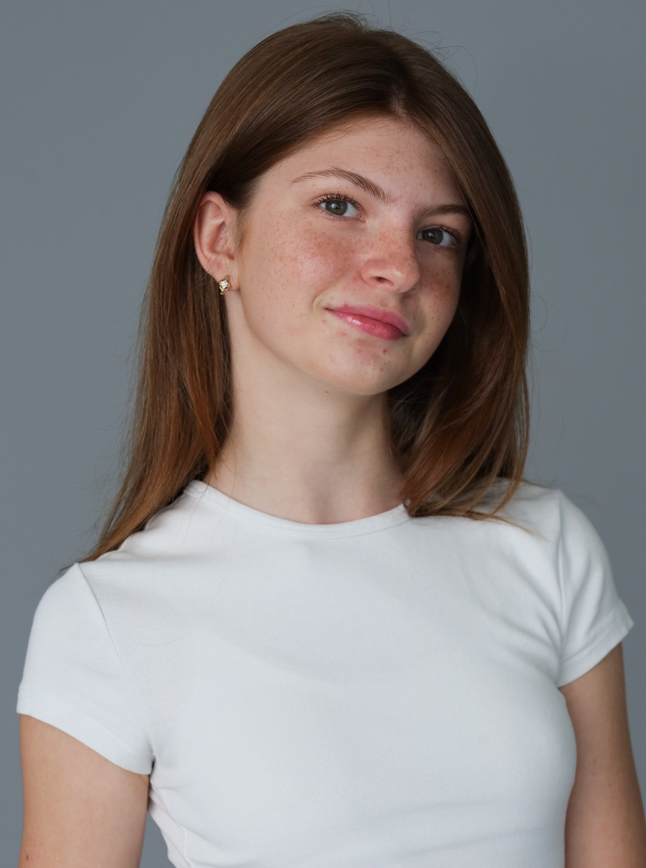 Discover Veronicas unique portfolio on MMG Talent!