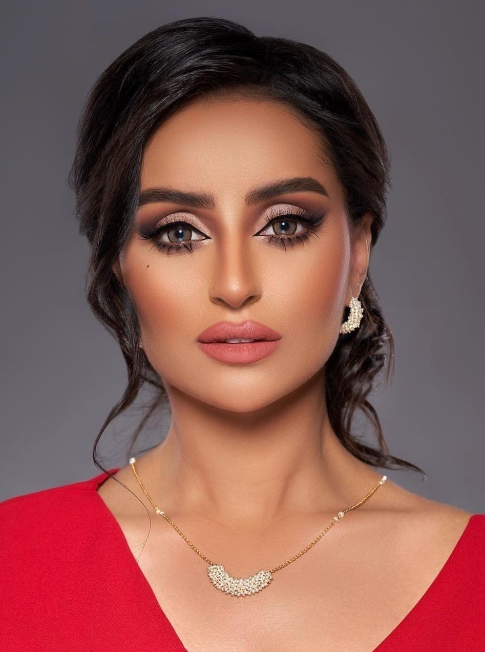 Discover Nasreens unique portfolio on MMG Talent!