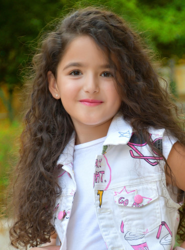 Discover Nayas unique portfolio on MMG Talent!