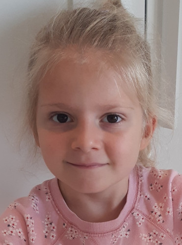 Discover Ellas unique portfolio on MMG Talent!