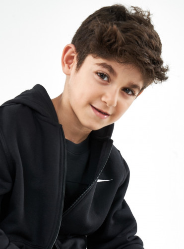 Discover Samis unique portfolio on MMG Talent!