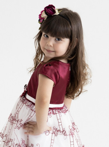 Discover Dafnes unique portfolio on MMG Talent!