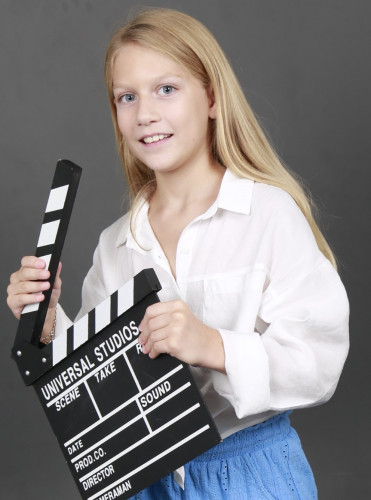 Discover Ninas unique portfolio on MMG Talent!