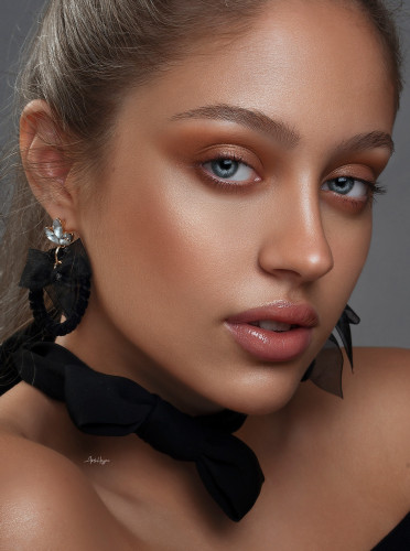 Discover Sarahs unique portfolio on MMG Talent!