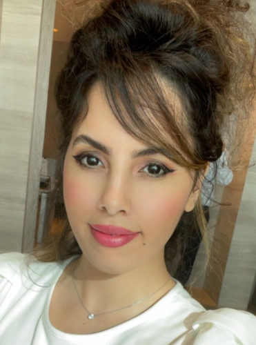 Discover Reemas unique portfolio on MMG Talent!