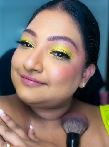 Discover Thilinis unique portfolio on MMG Talent!