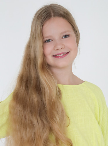 Discover Karolinas unique portfolio on MMG Talent!