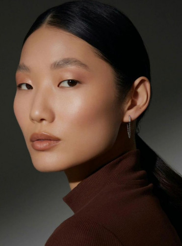 Discover Anne Saos unique portfolio on MMG Talent!