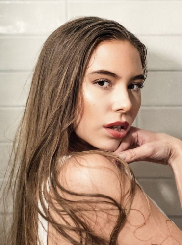 Discover Caras unique portfolio on MMG Talent!