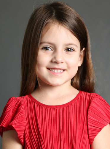 Discover Linetts unique portfolio on MMG Talent!