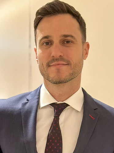 Pablo from Dubai | Portfolio & Profile - Model, Hostess, Voice Over ...