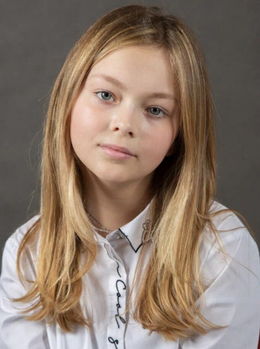 Discover Mariyas unique portfolio on MMG Talent!