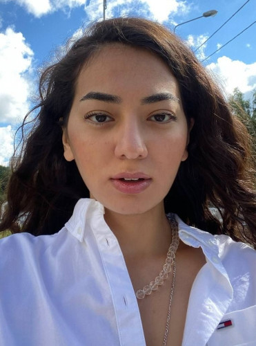 Discover Senems unique portfolio on MMG Talent!