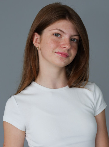 Discover Veronicas unique portfolio on MMG Talent!