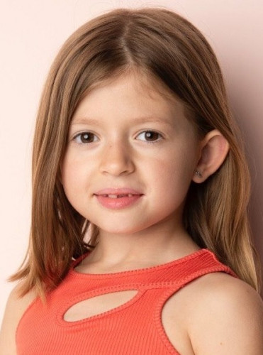 Discover Emma Brendas unique portfolio on MMG Talent!