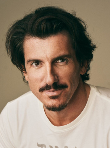 Discover Micheles unique portfolio on MMG Talent!