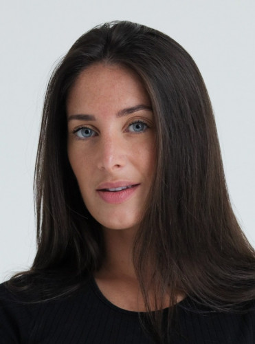 Discover Avelines unique portfolio on MMG Talent!