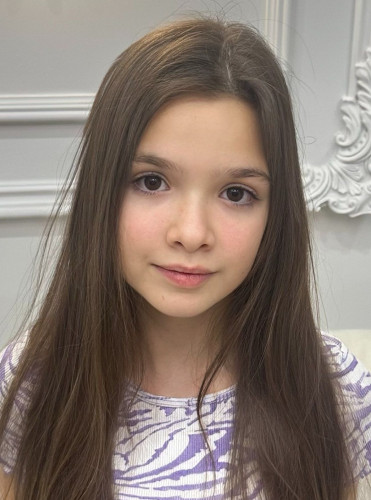 Discover Alexandras unique portfolio on MMG Talent!