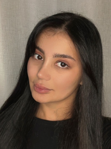 Discover Niloofars unique portfolio on MMG Talent!