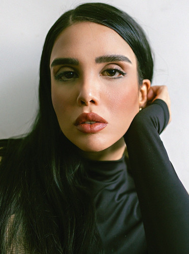 Discover Mariams unique portfolio on MMG Talent!