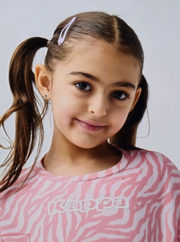 Discover Nayas unique portfolio on MMG Talent!