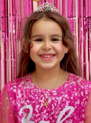 Discover Perlas unique portfolio on MMG Talent!