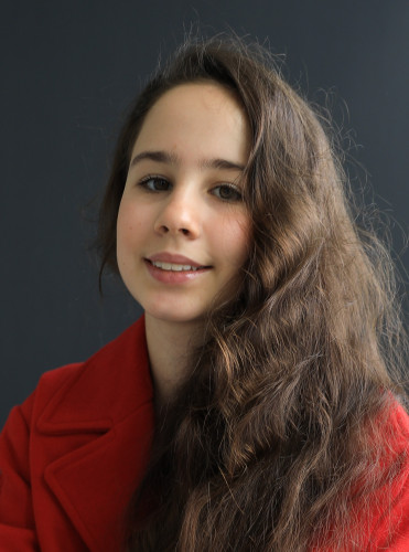 Discover Zoes unique portfolio on MMG Talent!