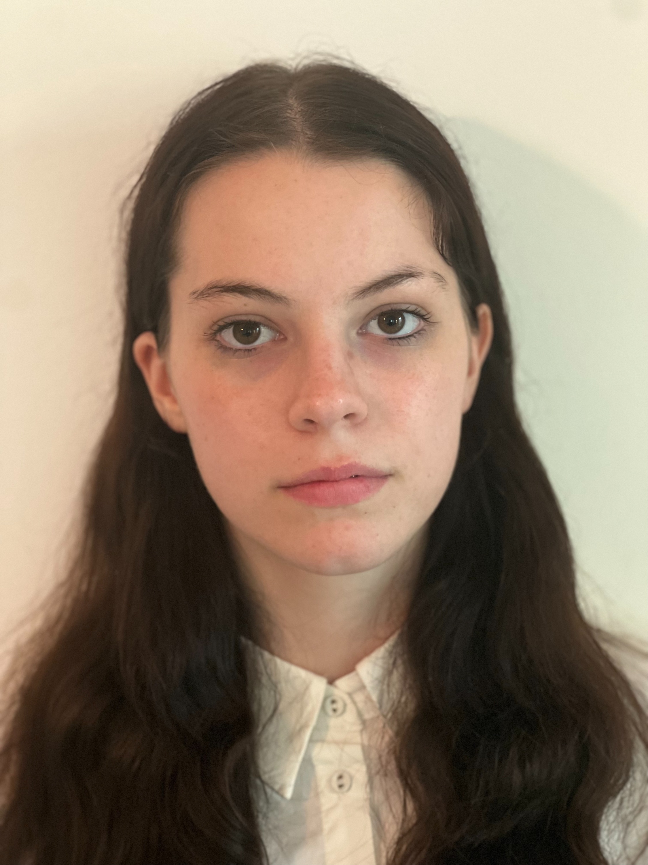 Discover Monyas unique portfolio on MMG Talent!