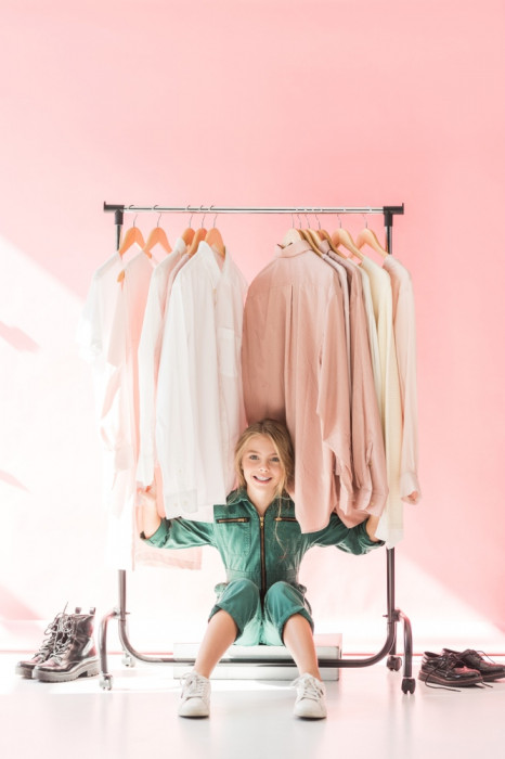 GIRLS FOR AN E-COMMERCE SHOOT