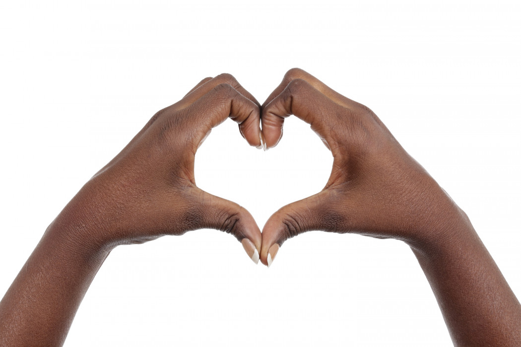 FEMALE HAND MODELS FOR AN E-COMMERCE SHOOT