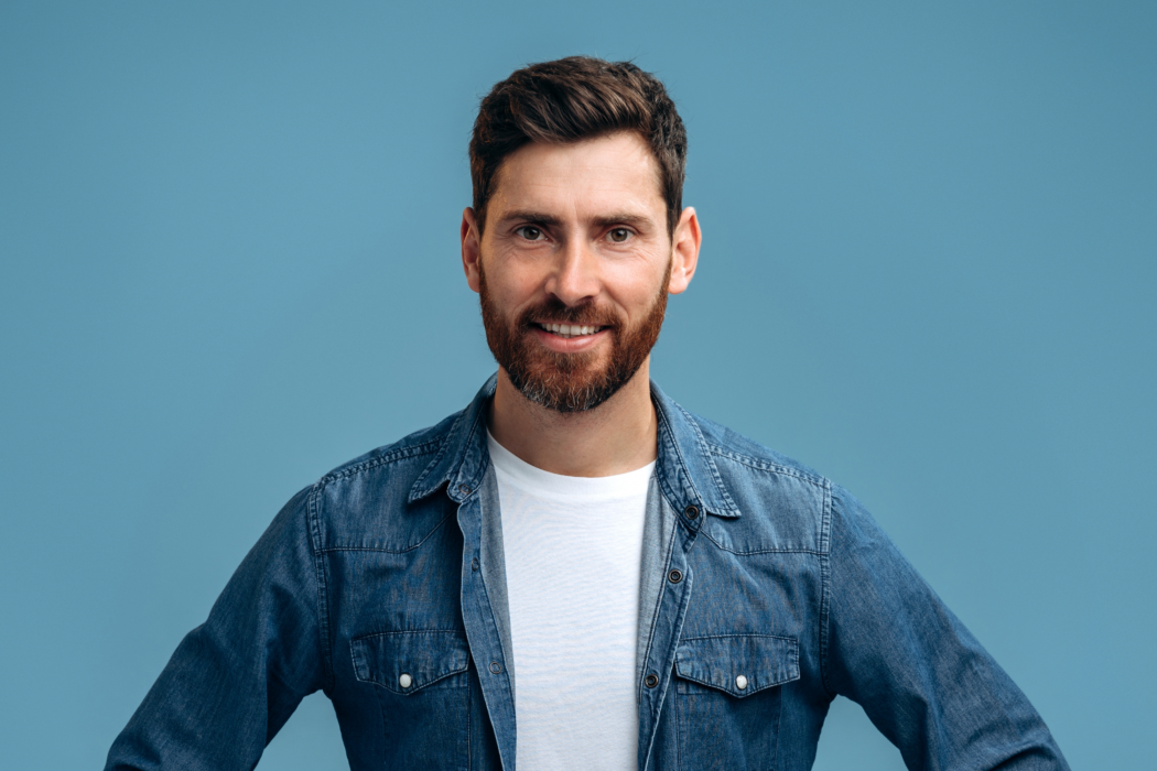 MODELS FOR AN ELECTRONIC DEVICE BRAND IN SPAIN